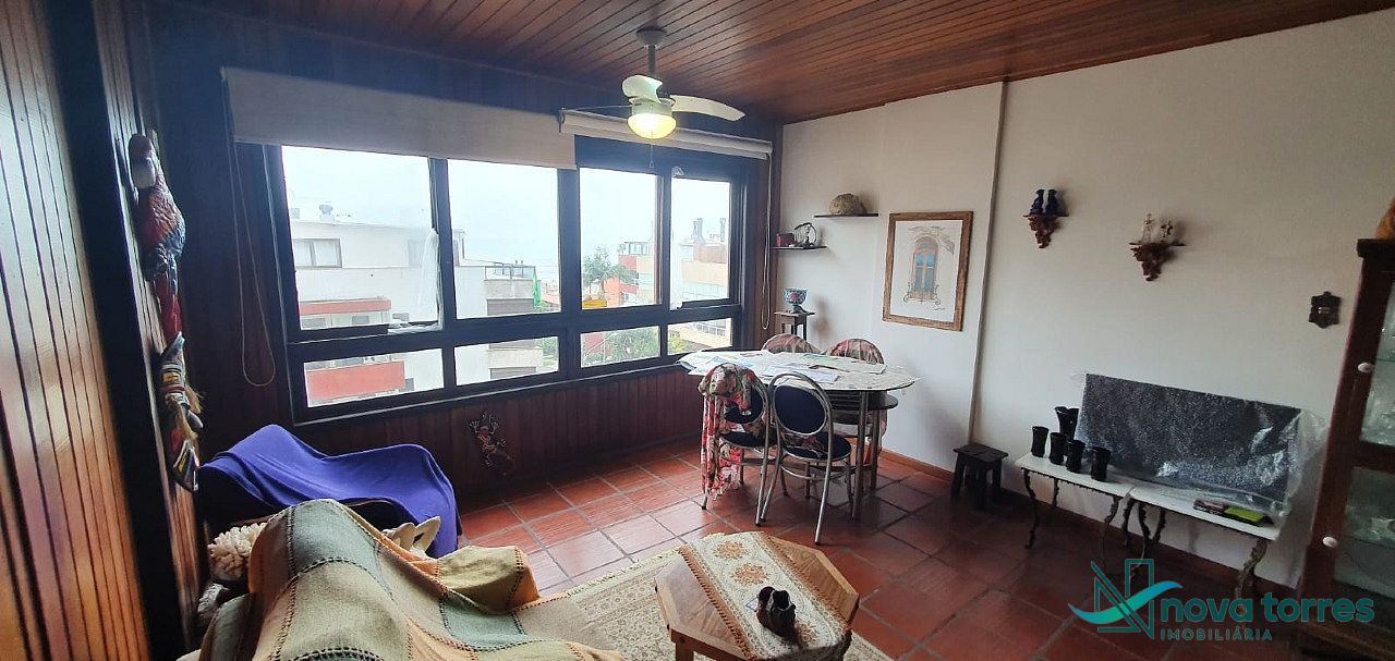 Apartamento no Edifício Torremar à Venda em Torres - A Duas Quadras do Mar.